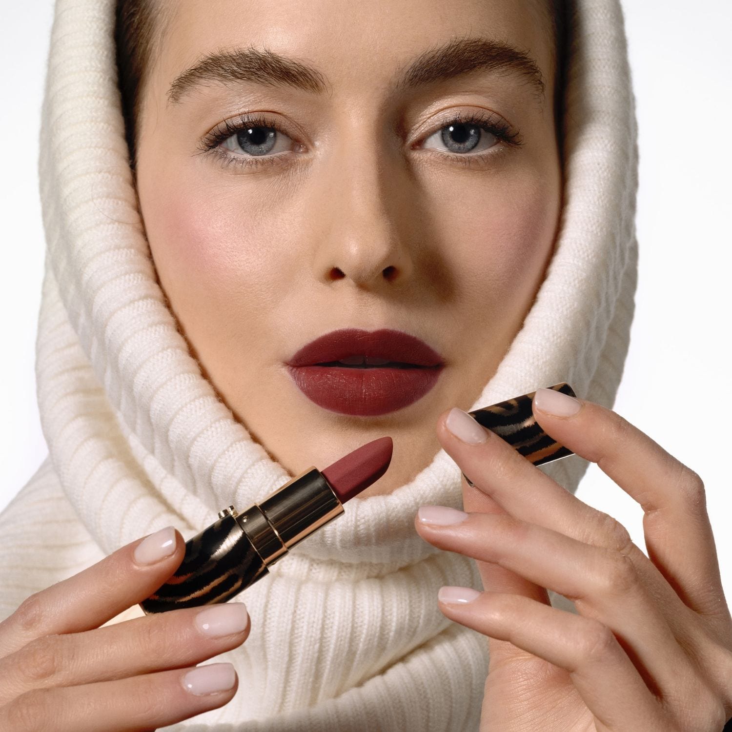 Phyto Rouge Velvet - Rouge à lèvres fini mat de SISLEY ≡ SEPHORA