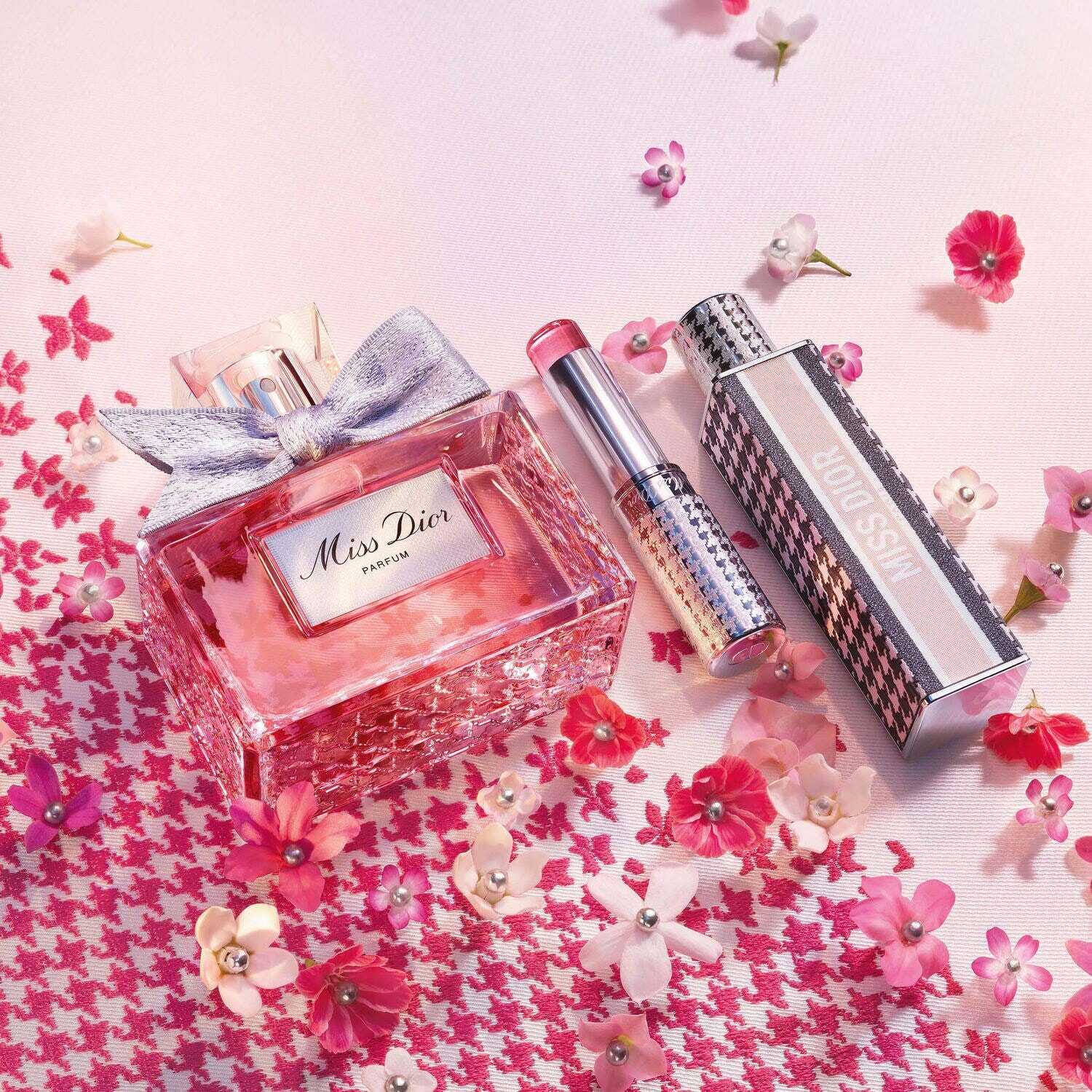 Miss Dior Parfum Mini Miss Parfum Solide - Parfum en stick sans alcool de DIOR ≡ SEPHORA