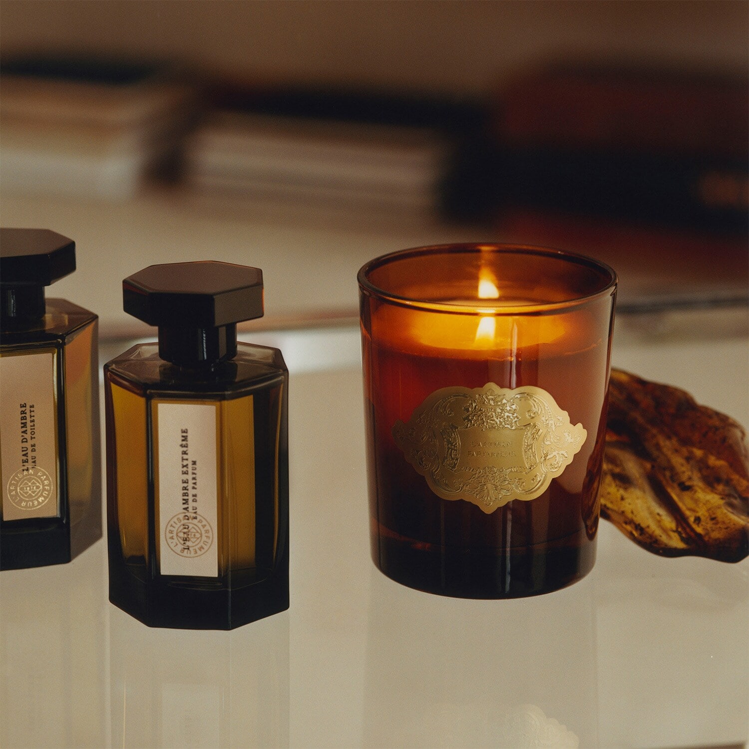 La maison - Bougie l'ambre de L'ARTISAN PARFUMEUR ≡ SEPHORA